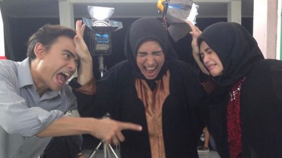 Haru 'Hello Kitty' Atas Kepergian 'Mas Bram', Cut Meyriska Kenang ...