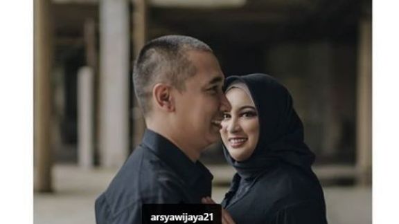 Meninggal Dunia Usai Lawan COVID-19, Intip Lagi Profil Jane Shalimar ...