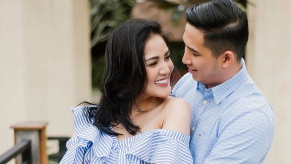 Potret Nindy Ayunda Saat Liburan Musim Dingin di London, Cantik Banget!