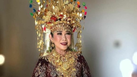 Sosok Hj. Febrita Lustia, Istri Gubernur Sumatera Selatan yang ...