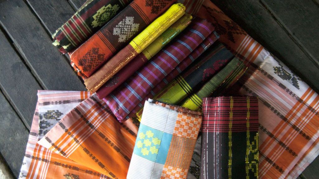 Mengintip Cantiknya Kain Tenun Sengkang Khas Sulawesi Selatan