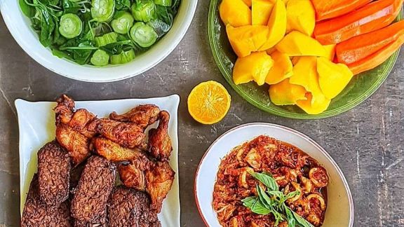 7 Resep Menu Masakan Rumahan untuk Seminggu, Catat Yuk Moms!