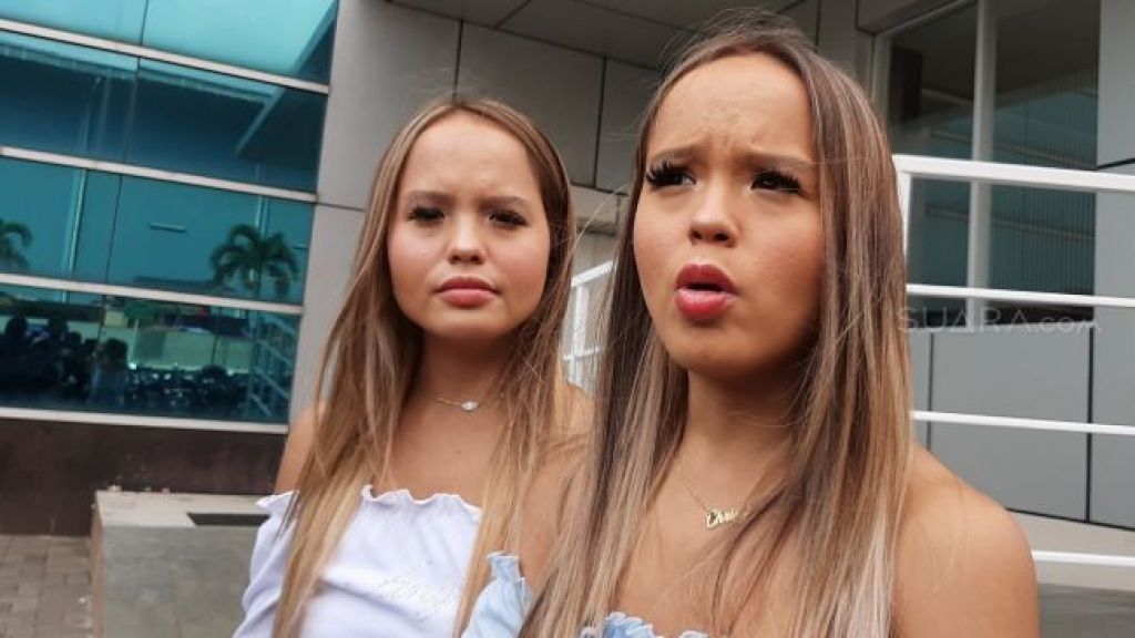 Sosok Pria Mengaku Sang Ayah, The Connell Twins Ungkap Tak Mau Bahas ...