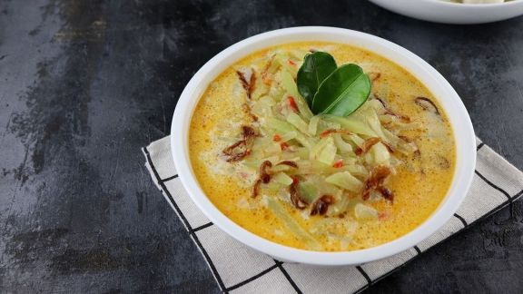 Resep Sayur Kuah Kuning, Menu Sayur Lezat Kesukaan Keluarga