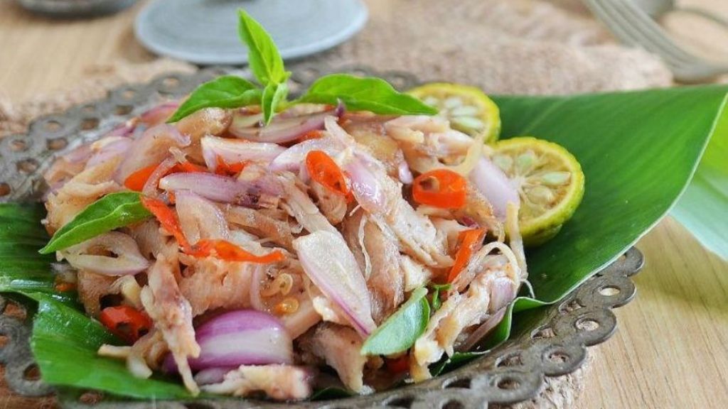 Resep Ayam Suwir Sambal Matah, Enak di Awur-Awur dengan Nasi Panas