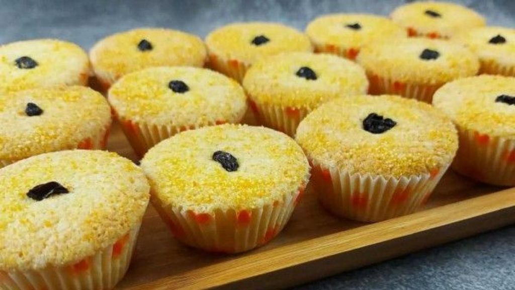 Resep Bolu Kelapa, Gurih, Anti Bantet, Takarannya Pas!