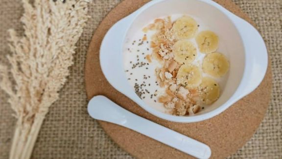 Cara Simpel Bikin Snack MPASI Pisang Biskuit Saus Yoghurt, Cukup Pakai ...