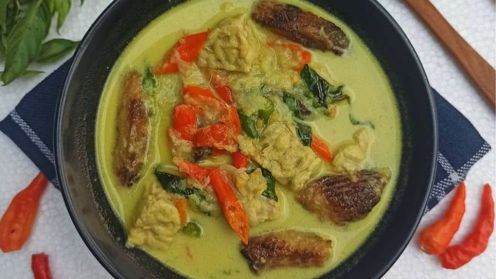 Resep Kepala Ikan Asap Kuah Kuning, Bumbunya Berasa, Aromanya Lezat