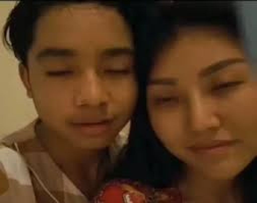 Sudah Kelewat Batas, Betrand Peto Sampai Merem-Merem Kenikmatan di Kamar? Posisi Tangan di ...