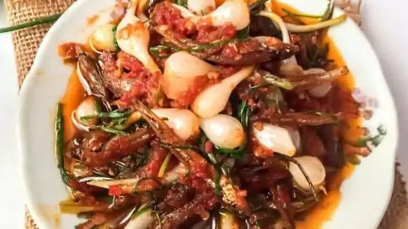 Resep Sambal Terasi Teri Lokio, Awur-awur dengan Nasi Hangat, Maknyus!